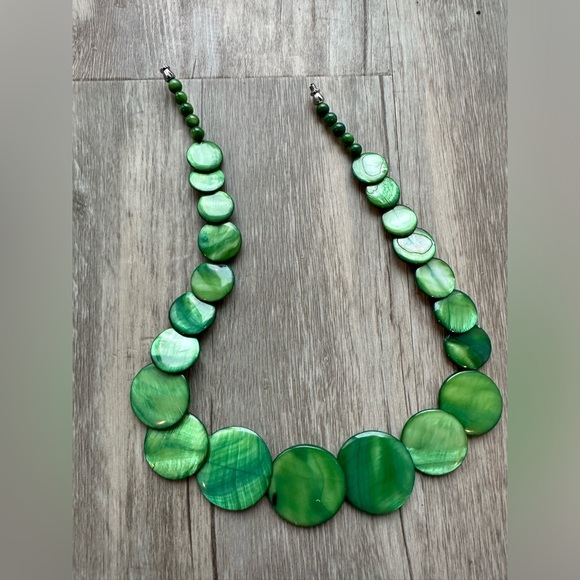 Jewelry | Green Shell Necklace | Poshmark